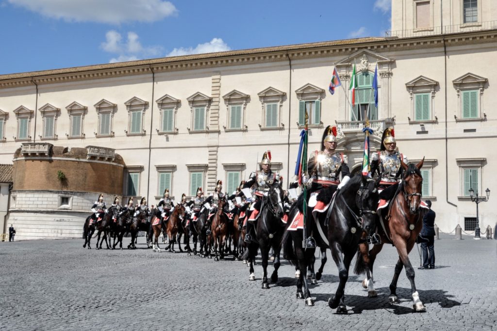 I Corazzieri, la guardia del Capo dello Stato. Tutto quello che c’è da ...