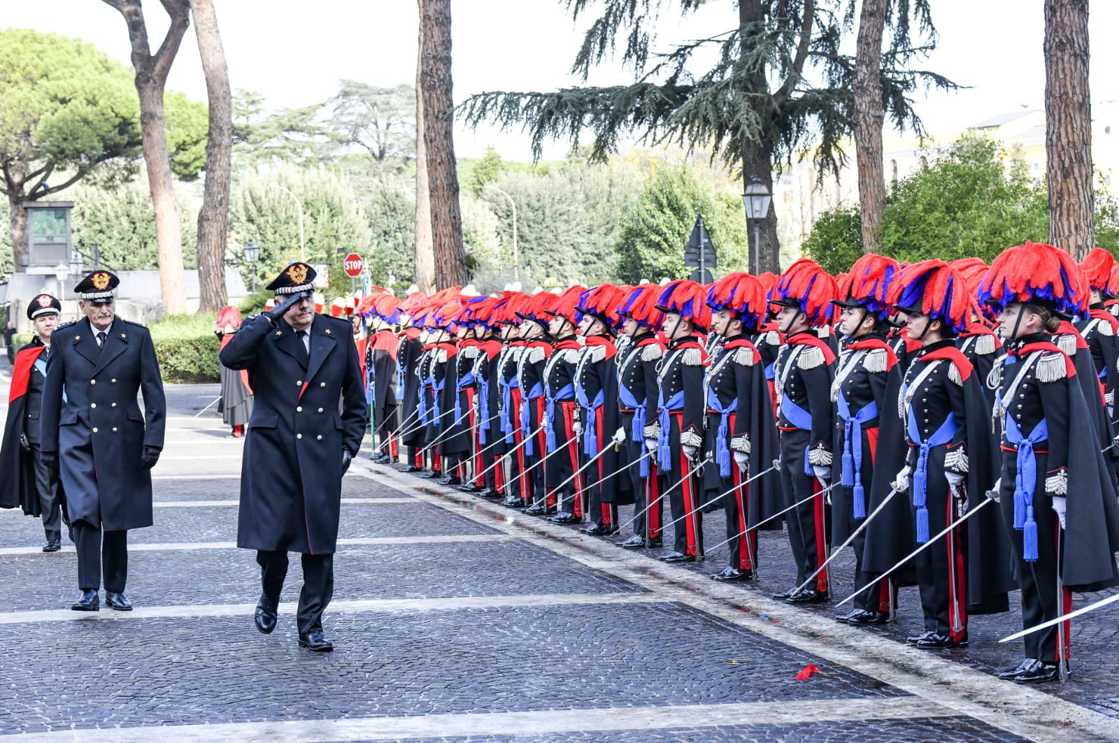 Scuola Ufficiali Carabinieri, hanno giurato i frequentatori del 203 ...