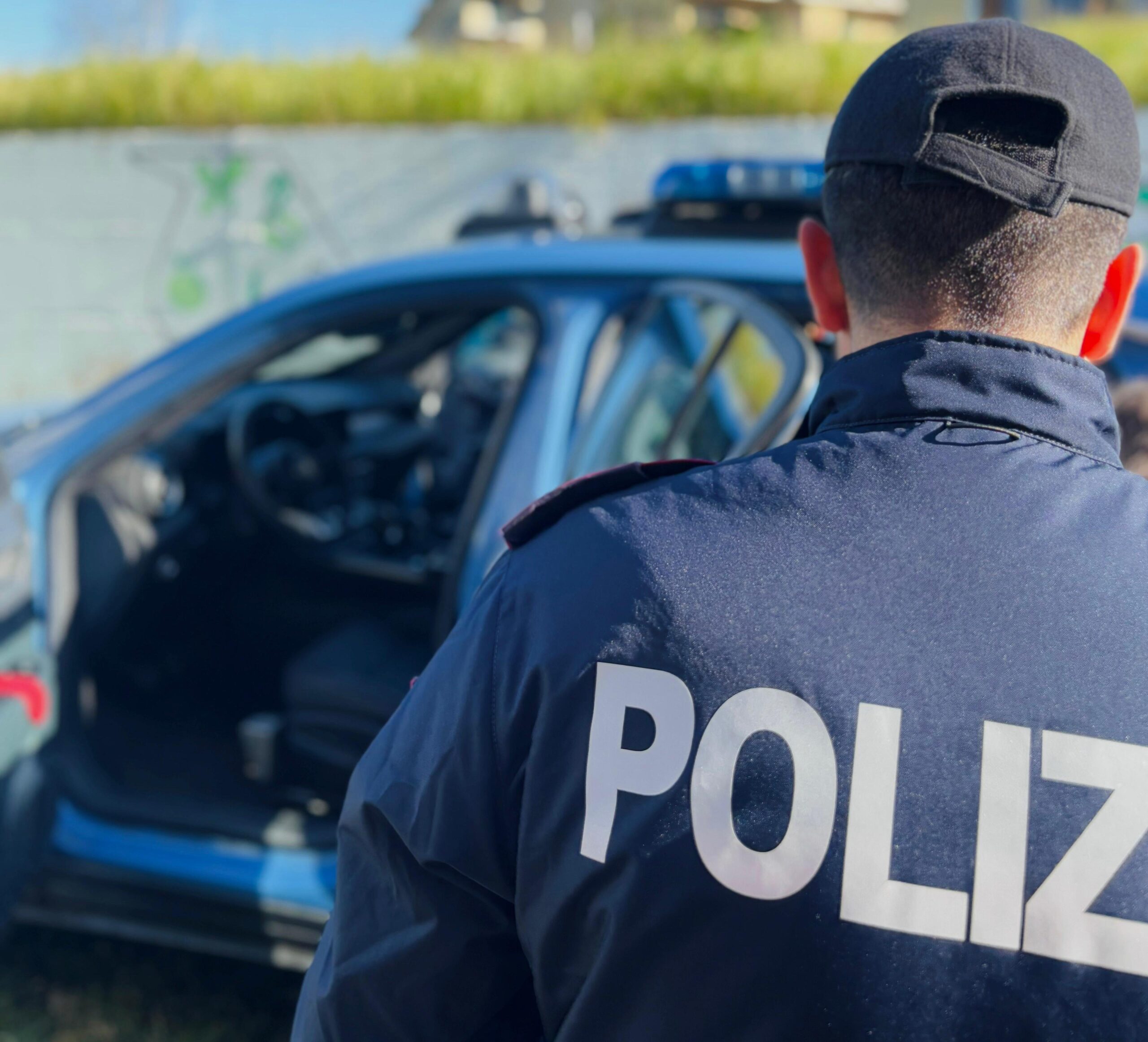 Vola giù dal balcone di casa, grave 33enne a La Giustiniana – Notizie ...