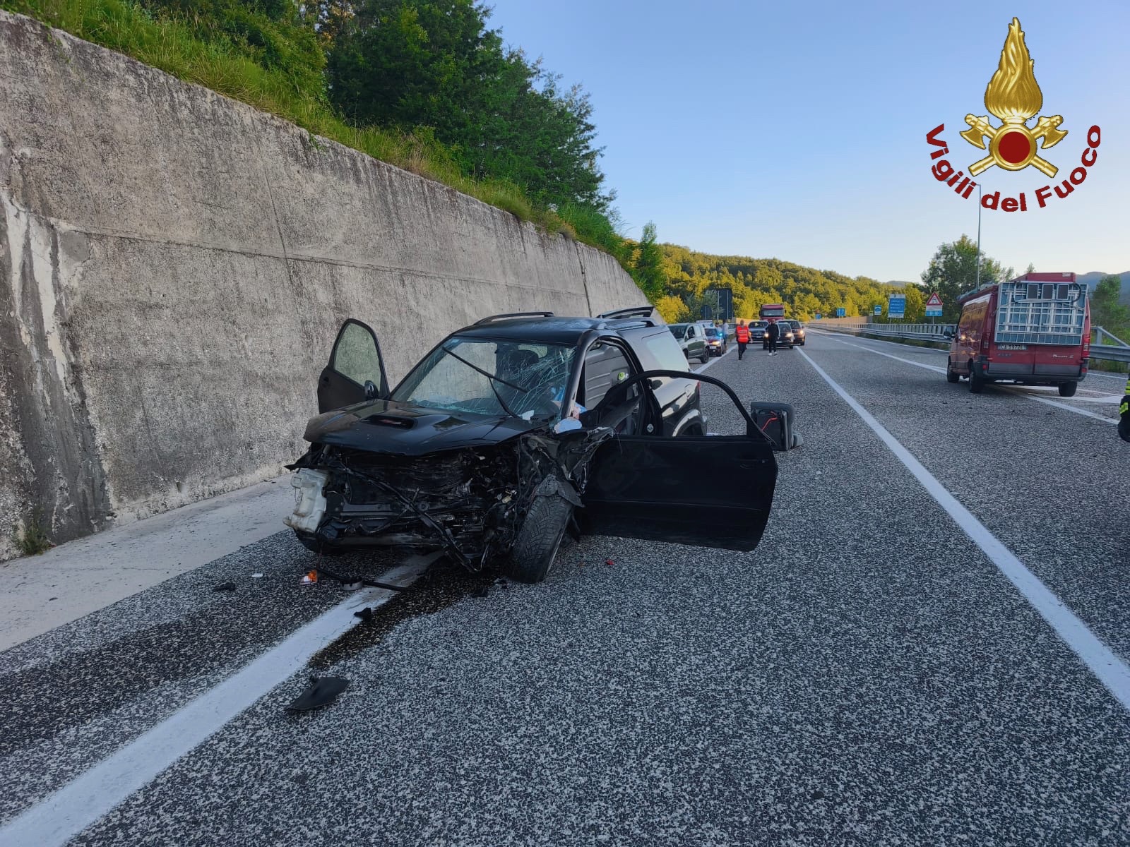 Incidente sulla SS17 a Forlì del Sannio, auto si scontra con un camion ...